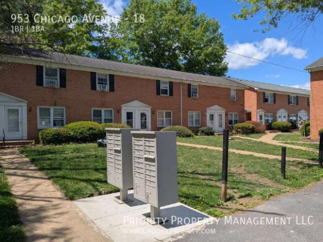 1 Br, 1 bath, Condo 953 Chicago Avenue