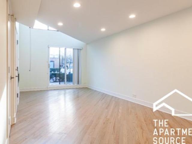 1 Br, 1 bath, Condo 954 West Grace St