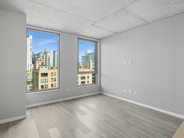 1 Br, 1 bath, Condo 959 W Washington Blvd