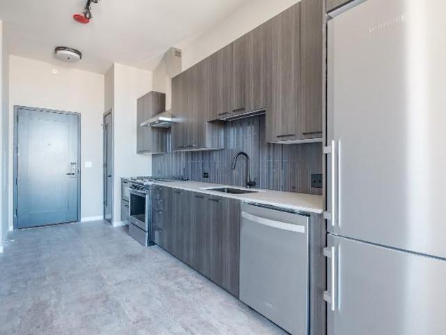 1 Br, 1 bath, Condo 961 W Washington Blvd