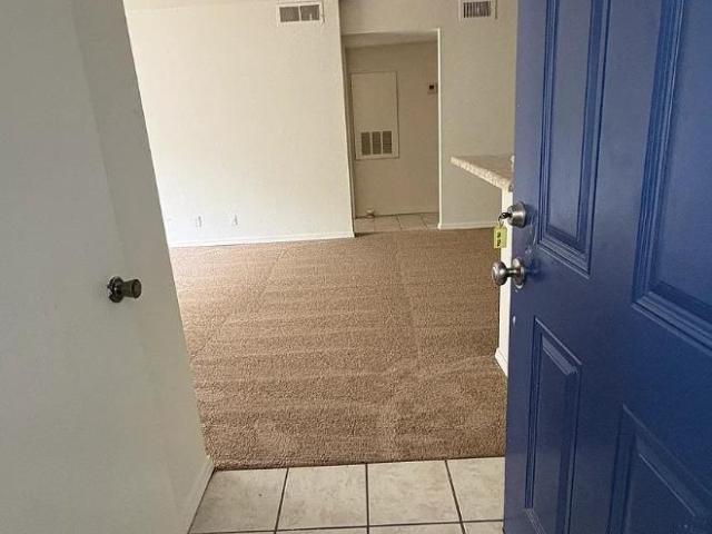 1 Br, 1 bath, Condo 9700 Leawood Blvd