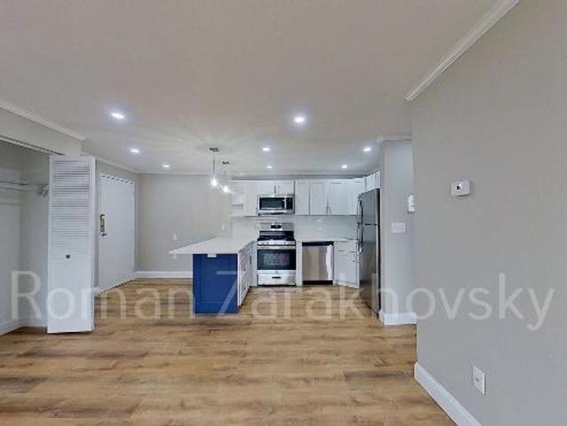 1 Br, 1 bath, Condo 979 Fellsway