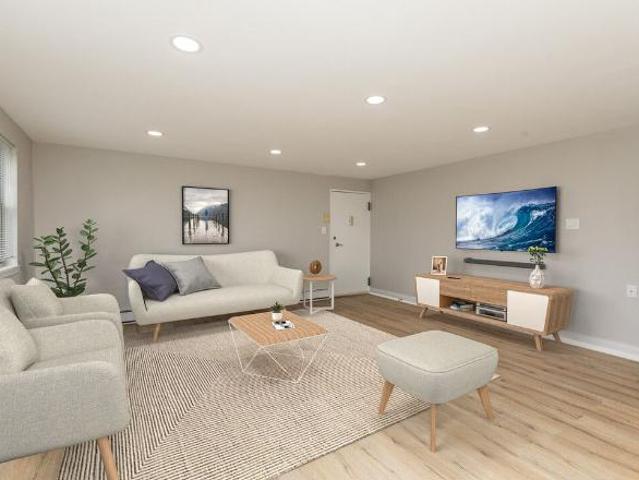 1 Br, 1 bath, Condo 9951 Academy Rd