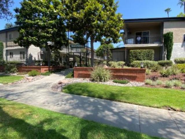 1 Br, 1 bath, Condo 999 E Locust St