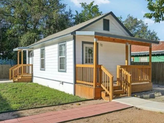 1 Br, 1 bath, Condo 1006 Center