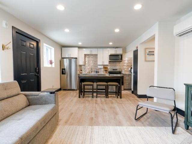 1 Br, 1 bath, Condo 10009 Des Moines Memorial Dr S