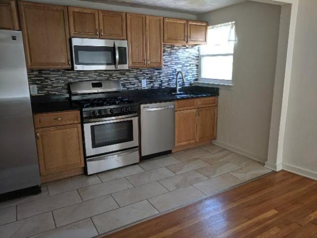 1 Br, 1 bath, Condo 1000 Hartman Street