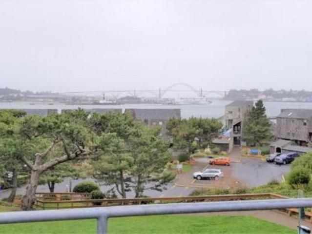 1 Br, 1 bath, Condo 1000 SW Bay Road