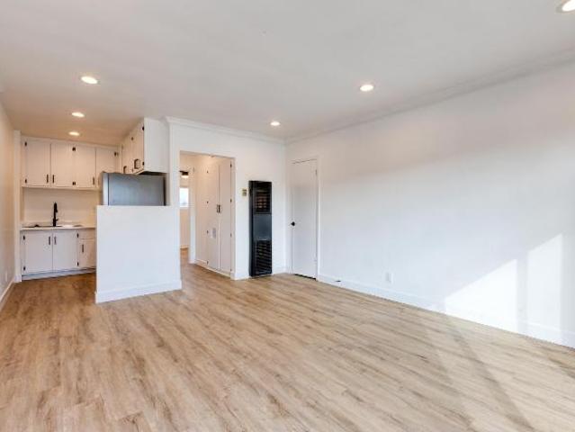 1 Br, 1 bath, Condo 10015 Alondra Blvd
