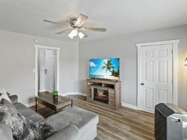 1 Br, 1 bath, Condo 1001 N Elm Street