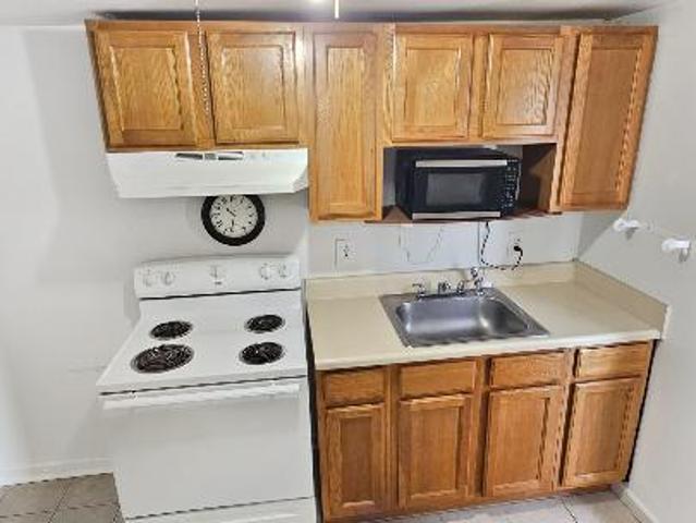 1 Br, 1 bath, Condo 1001 Black Horse Pike