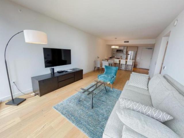 1 Br, 1 bath, Condo 1001 Queen St