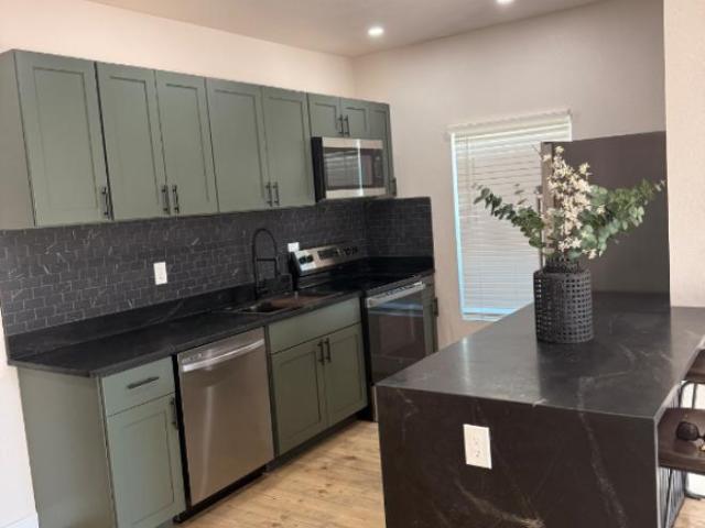 1 Br, 1 bath, Condo 1016 E Mckinley