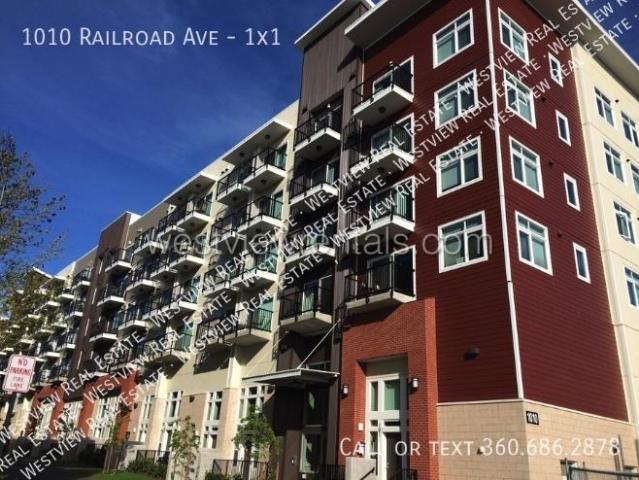 1 Br, 1 bath, Condo 1010 Railroad Ave
