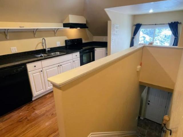 1 Br, 1 bath, Condo 1011 5th Avenue
