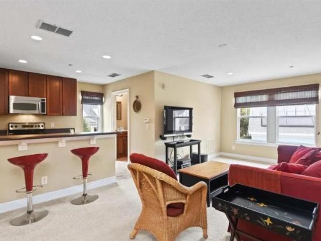 1 Br, 1 bath, Condo 1027 Juel St