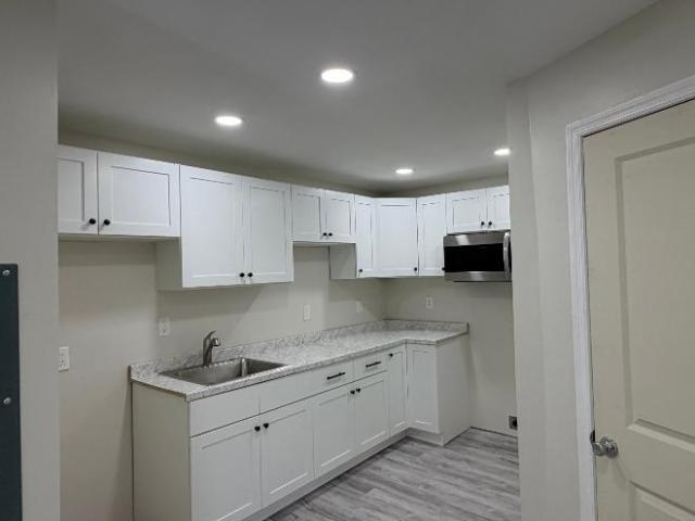 1 Br, 1 bath, Condo 1020 W Market St