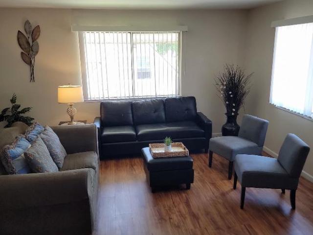 1 Br, 1 bath, Condo 1047 Coldwell Ave