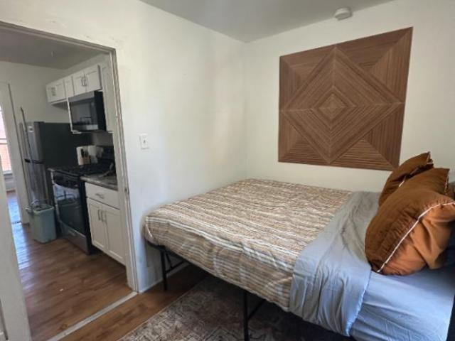 1 Br, 1 bath, Condo 104 1/2 E William St