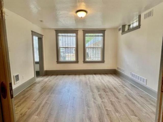 1 Br, 1 bath, Condo 104 21st Ave
