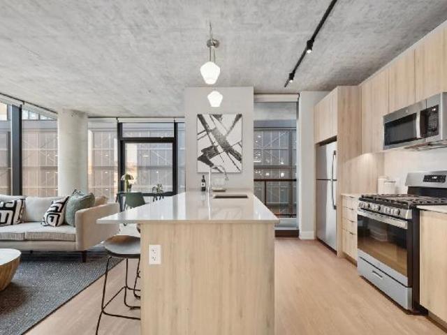 1 Br, 1 bath, Condo 1054 W Van Buren