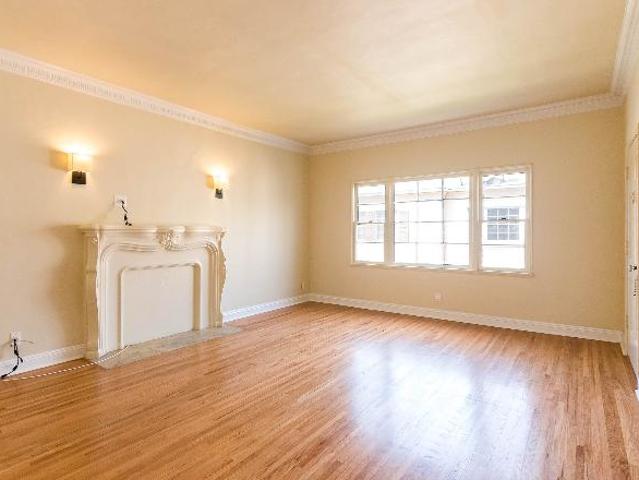1 Br, 1 bath, Condo 1056 S Genesee Ave