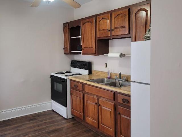 1 Br, 1 bath, Condo 1050 N B St