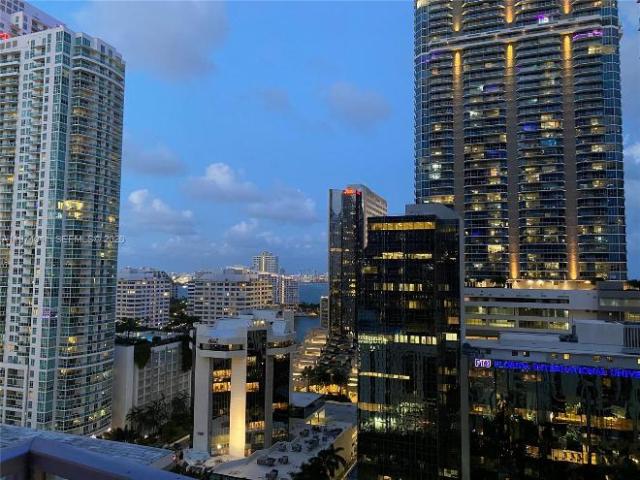 1 Br, 1 bath, Condo 1050 Brickell Ave