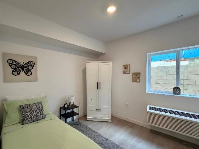 1 Br, 1 bath, Condo 10705 Avalon Blvd