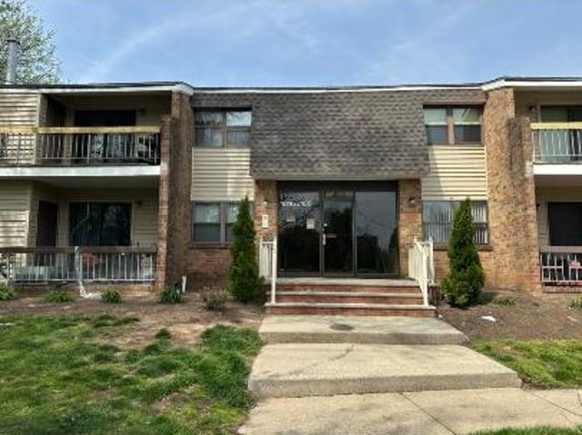 1 Br, 1 bath, Condo 107 Sharon Ct W
