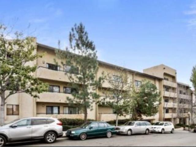 1 Br, 1 bath, Condo 10982 Roebling Ave