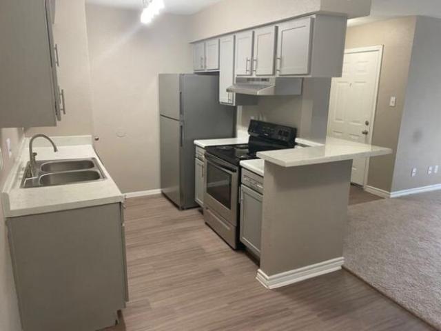1 Br, 1 bath, Condo 10901 Meadowglen Ln