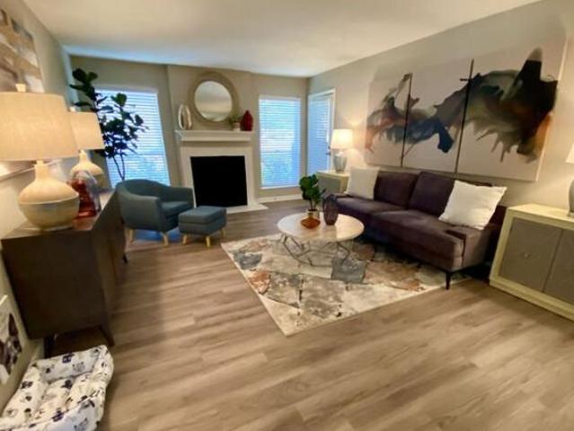 1 Br, 1 bath, Condo 10901 Meadowglen Ln