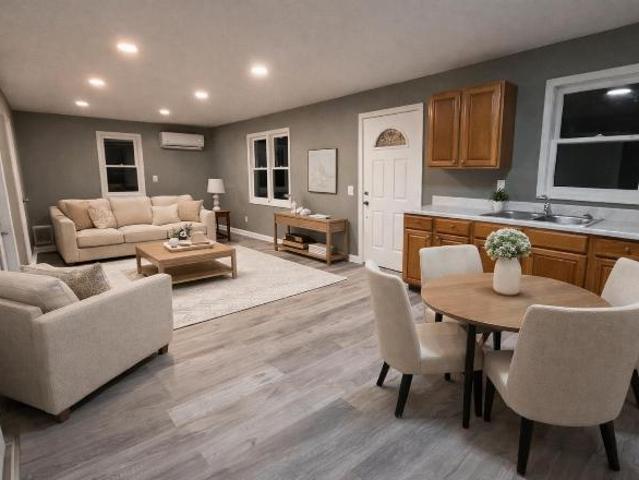 1 Br, 1 bath, Condo 109 1/2 S Illinois