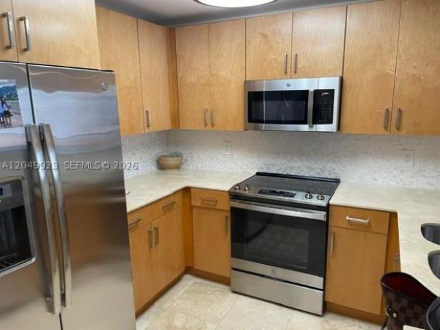 1 Br, 1 bath, Condo 10 Aragon Ave