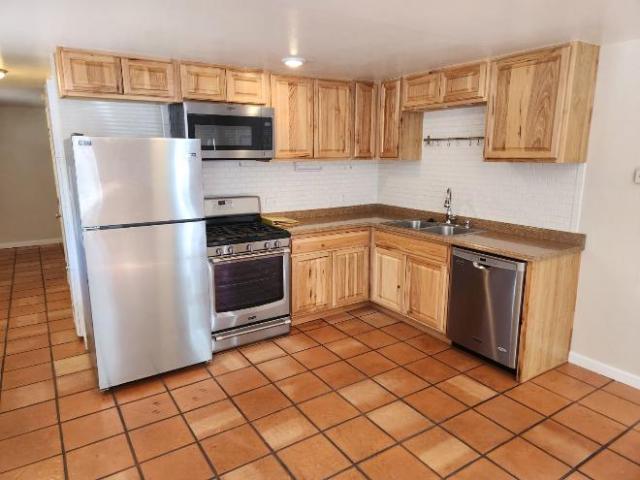 1 Br, 1 bath, Condo 10 Deer Path Ave