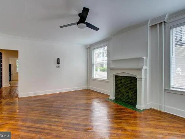 1 Br, 1 bath, Condo 10 E James St