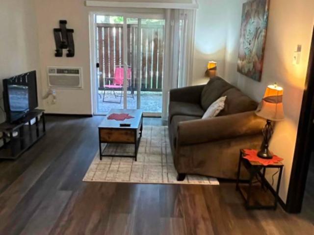 1 Br, 1 bath, Condo 1104 S Jefferson St