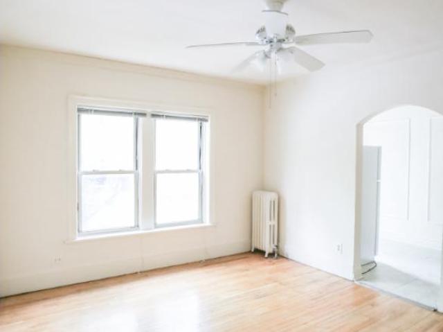 1 Br, 1 bath, Condo 1100 Roscoe
