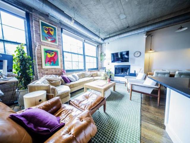 1 Br, 1 bath, Condo 110 N Peoria