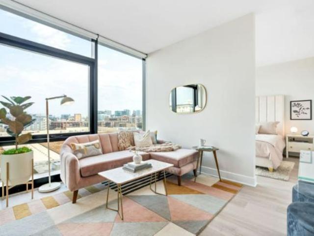 1 Br, 1 bath, Condo 1118 W Van Buren