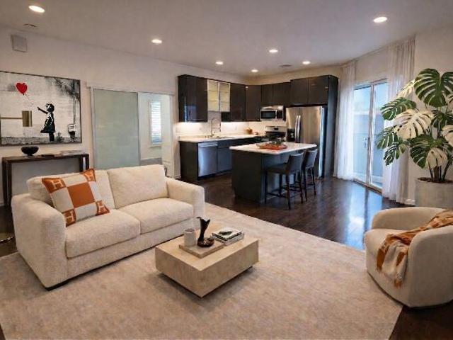 1 Br, 1 bath, Condo 1119 Poinsettia Drive