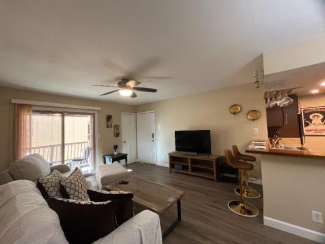 1 Br, 1 bath, Condo 1111 East University Drive