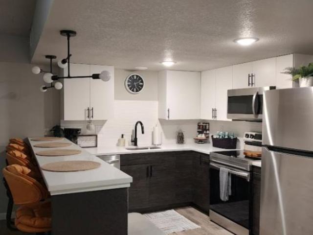 1 Br, 1 bath, Condo 111 S Meldrum St