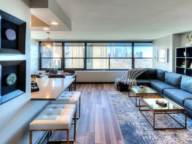 1 Br, 1 bath, Condo 1126 S Michigan Ave