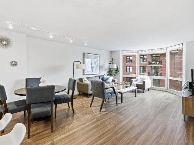 1 Br, 1 bath, Condo 1134 N Dearborn St