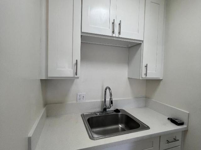 1 Br, 1 bath, Condo 1134 N East St