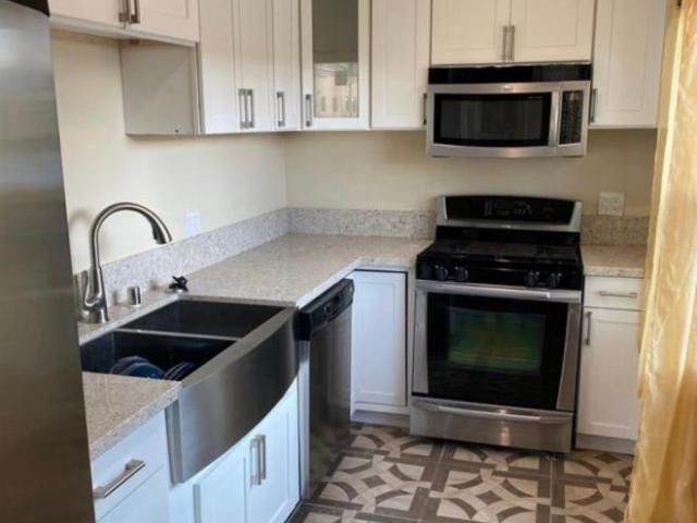 1 Br, 1 bath, Condo 1134 Lime Ave