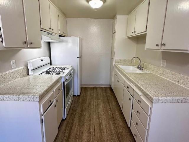 1 Br, 1 bath, Condo 1135 W I Street