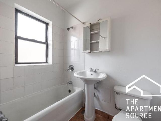 1 Br, 1 bath, Condo 1135 West Lunt Avenue